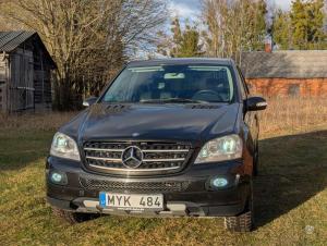 Black Mercedes-Benz ML 320 2007 in Kaunas, with an engine capacity of 2.99 L and mileage of 380 thousand km for 5900 €, photo 2 on AUTOMOTO.COM.LV
