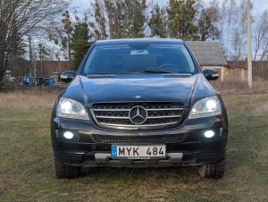 Black Mercedes-Benz ML 320 2007 in Kaunas, with an engine capacity of 2.99 L and mileage of 380 thousand km for 5900 €, photo 3 on AUTOMOTO.COM.LV