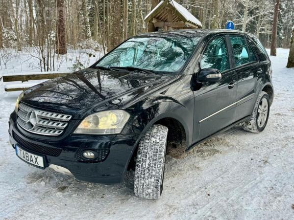 Black Mercedes-Benz ML 320 2007 in Riga, with an engine capacity of 3.00 L and mileage of 201 thousand km for 7600 €, photo 2 on AUTOMOTO.COM.LV