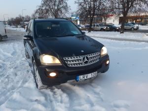 Melns Mercedes-Benz ML 320 2007 Kauņa, ar dzinēja tilpumu 3.00 L un nobraukumu 300 tūkst. km par 3850 €, foto 5 vietnē AUTOMOTO.COM.LV
