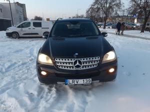 Melns Mercedes-Benz ML 320 2007 Kauņa, ar dzinēja tilpumu 3.00 L un nobraukumu 300 tūkst. km par 3850 €, foto 6 vietnē AUTOMOTO.COM.LV