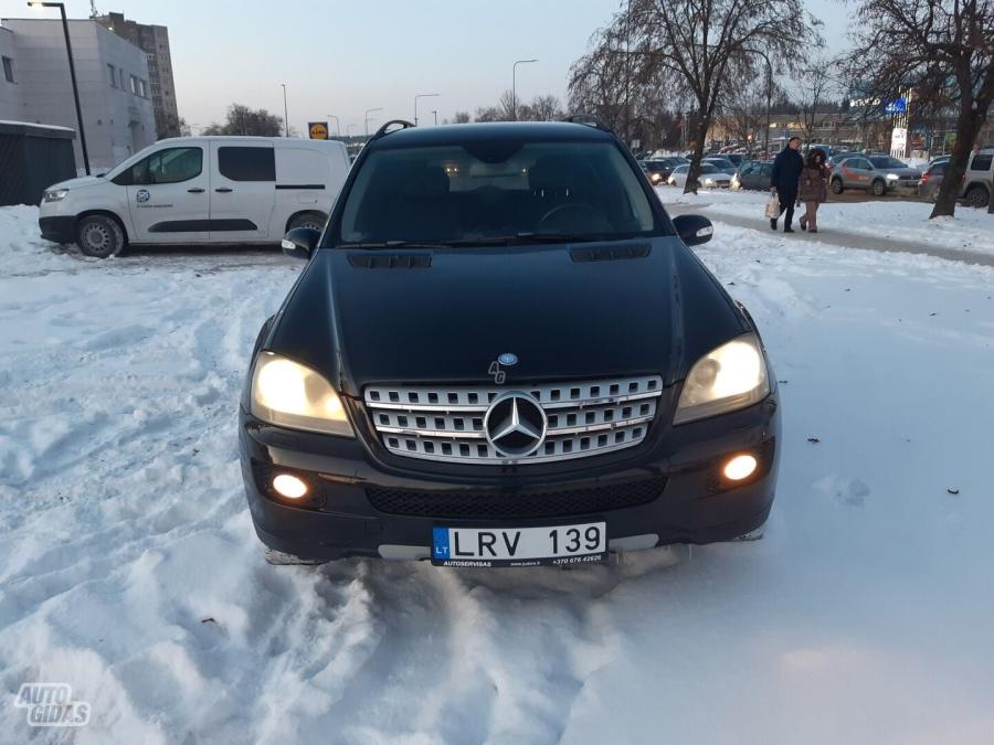 Melns Mercedes-Benz ML 320 2007 Kauņa, ar dzinēja tilpumu 3.00 L un nobraukumu 300 tūkst. km par 3850 €, foto 6 vietnē AUTOMOTO.COM.LV