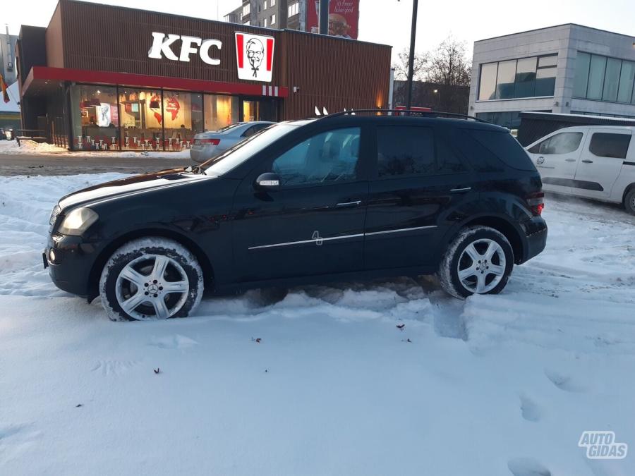Melns Mercedes-Benz ML 320 2007 Kauņa, ar dzinēja tilpumu 3.00 L un nobraukumu 300 tūkst. km par 3850 €, foto 9 vietnē AUTOMOTO.COM.LV