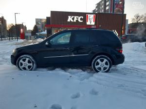 Melns Mercedes-Benz ML 320 2007 Kauņa, ar dzinēja tilpumu 3.00 L un nobraukumu 300 tūkst. km par 3850 €, foto 10 vietnē AUTOMOTO.COM.LV