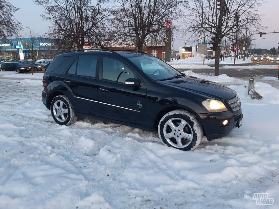Melns Mercedes-Benz ML 320 2007 Kauņa, ar dzinēja tilpumu 3.00 L un nobraukumu 300 tūkst. km par 3850 €, foto 22 vietnē AUTOMOTO.COM.LV