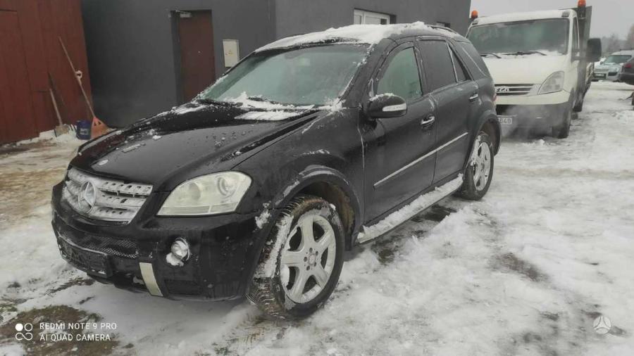 Black Mercedes-Benz ML 320 2007 in Vilnius, with an engine capacity of 3.00 L and mileage of 250 thousand km for 3900 €, photo 1 on AUTOMOTO.COM.LV