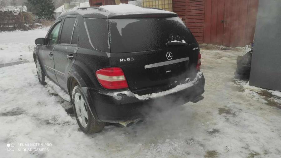 Black Mercedes-Benz ML 320 2007 in Vilnius, with an engine capacity of 3.00 L and mileage of 250 thousand km for 3900 €, photo 4 on AUTOMOTO.COM.LV