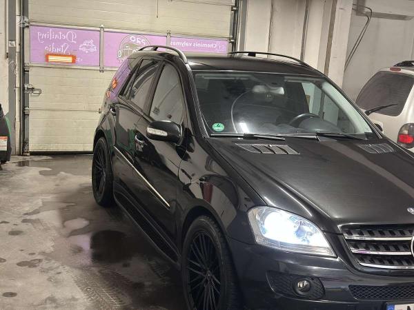 Melns Mercedes-Benz ML 320 2007 Kauņa, ar dzinēja tilpumu 3.00 L un nobraukumu 305 tūkst. km par 5500 €, foto 8 vietnē AUTOMOTO.COM.LV