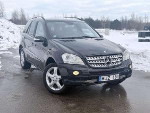 Melns Mercedes-Benz ML 320 2007 Viļņa, ar dzinēja tilpumu 2.99 L un nobraukumu 273 tūkst. km par 3750 €, foto  vietnē AUTOMOTO.COM.LV