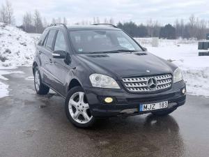 Melns Mercedes-Benz ML 320 2007 Viļņa, ar dzinēja tilpumu 2.99 L un nobraukumu 273 tūkst. km par 3750 €, foto 4 vietnē AUTOMOTO.COM.LV