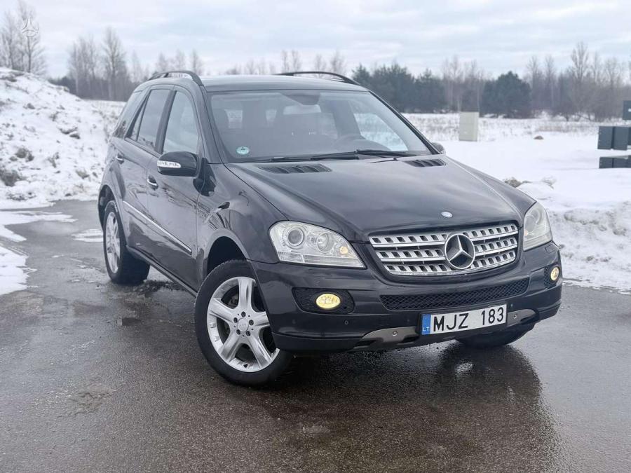 Melns Mercedes-Benz ML 320 2007 Viļņa, ar dzinēja tilpumu 2.99 L un nobraukumu 273 tūkst. km par 3750 €, foto 4 vietnē AUTOMOTO.COM.LV
