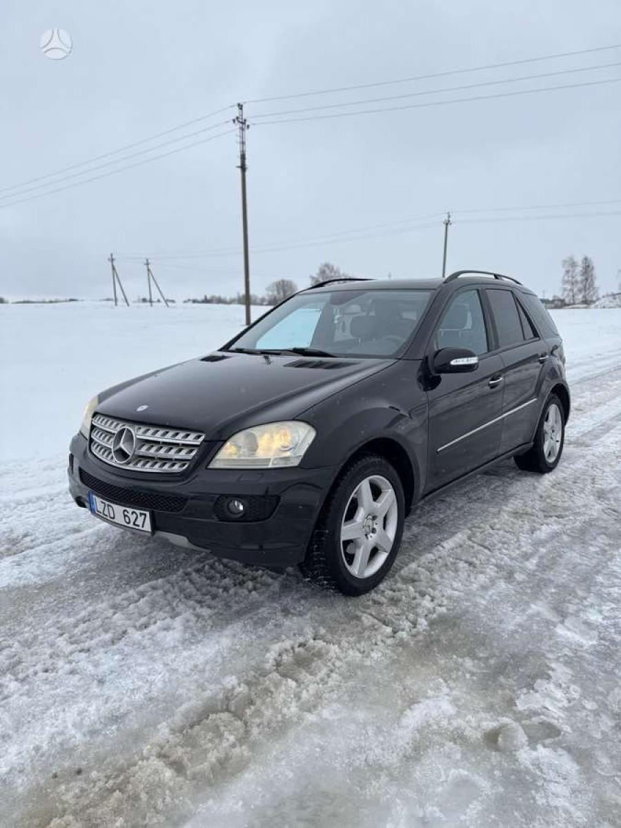 Melns Mercedes-Benz ML 320 2007 Kalvarija, ar dzinēja tilpumu 2.99 L un nobraukumu 318 tūkst. km par 4800 €, foto 1 vietnē AUTOMOTO.COM.LV