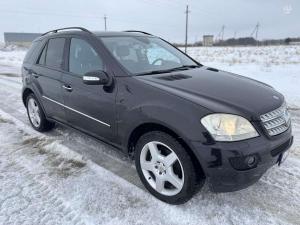 Melns Mercedes-Benz ML 320 2007 Kalvarija, ar dzinēja tilpumu 2.99 L un nobraukumu 318 tūkst. km par 4800 €, foto 3 vietnē AUTOMOTO.COM.LV