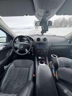 Melns Mercedes-Benz ML 320 2007 Kalvarija, ar dzinēja tilpumu 2.99 L un nobraukumu 318 tūkst. km par 4800 €, foto 9 vietnē AUTOMOTO.COM.LV