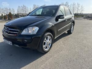 Melns Mercedes-Benz ML 320 2007 Kauņa, ar dzinēja tilpumu 3.00 L un nobraukumu 186 tūkst. km par 7222 €, foto 2 vietnē AUTOMOTO.COM.LV