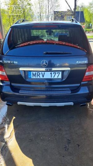 Black Mercedes-Benz ML 320 2007 in Zarasai, with an engine capacity of 3.00 L and mileage of 410 thousand km for 4900 €, photo 6 on AUTOMOTO.COM.LV