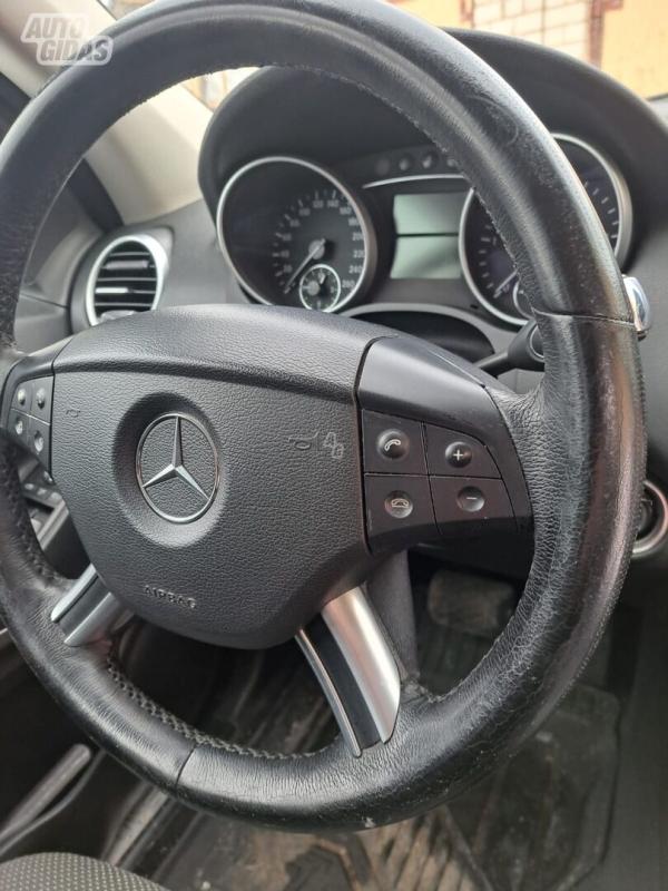 Black Mercedes-Benz ML 320 2007 in Zarasai, with an engine capacity of 3.00 L and mileage of 410 thousand km for 4900 €, photo 7 on AUTOMOTO.COM.LV