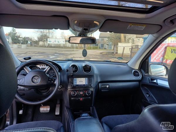 Black Mercedes-Benz ML 320 2007 in Sakiai, with an engine capacity of 3.00 L and mileage of 215 thousand km for 3500 €, photo 7 on AUTOMOTO.COM.LV