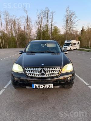 Black Mercedes-Benz ML 320 2007 in Saldus, with an engine capacity of 3.00 L and mileage of 278 thousand km for 4600 €, photo 3 on AUTOMOTO.COM.LV