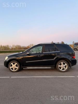 Black Mercedes-Benz ML 320 2007 in Saldus, with an engine capacity of 3.00 L and mileage of 278 thousand km for 4600 €, photo 6 on AUTOMOTO.COM.LV