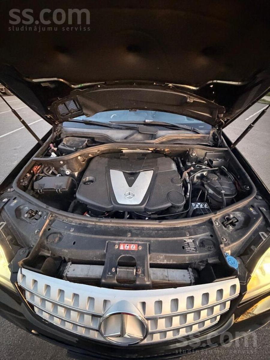 Black Mercedes-Benz ML 320 2007 in Saldus, with an engine capacity of 3.00 L and mileage of 278 thousand km for 4600 €, photo 8 on AUTOMOTO.COM.LV