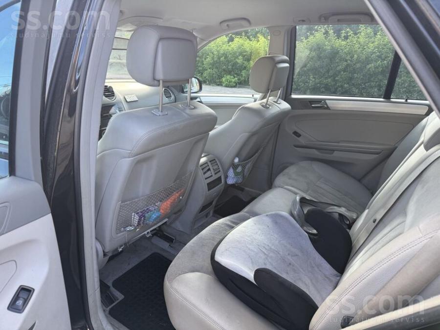 Melns Mercedes-Benz ML 320 2007 Rīga, ar dzinēja tilpumu 3.00 L un nobraukumu 511 tūkst. km par 3700 €, foto 8 vietnē AUTOMOTO.COM.LV