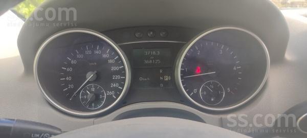 Black Mercedes-Benz ML 320 2007 in Riga, with an engine capacity of 3.00 L and mileage of 368 thousand km for 4500 €, photo 7 on AUTOMOTO.COM.LV