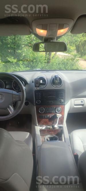Black Mercedes-Benz ML 320 2007 in Riga, with an engine capacity of 3.00 L and mileage of 368 thousand km for 4500 €, photo 10 on AUTOMOTO.COM.LV