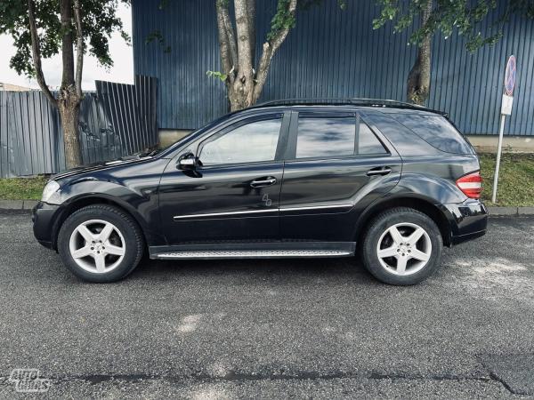 Black Mercedes-Benz ML 320 2007 in Klaipeda, with an engine capacity of 3.00 L and mileage of 360 thousand km for 4200 €, photo 4 on AUTOMOTO.COM.LV