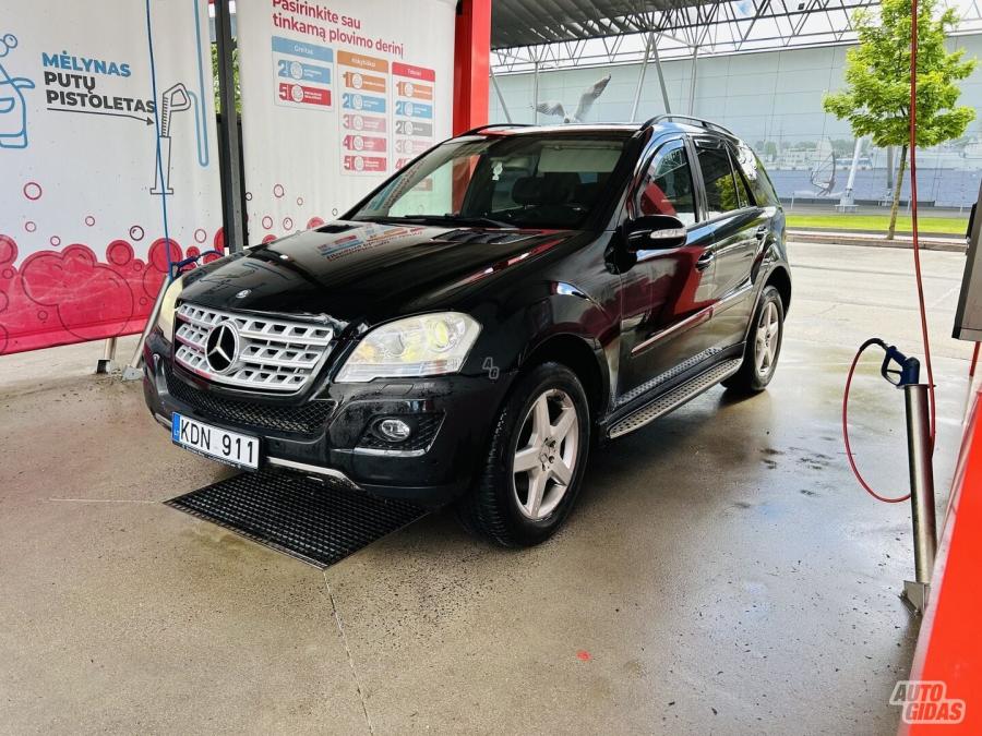 Melns Mercedes-Benz ML 320 2007 Klaipėda, ar dzinēja tilpumu 3.00 L un nobraukumu 360 tūkst. km par 4200 €, foto 6 vietnē AUTOMOTO.COM.LV