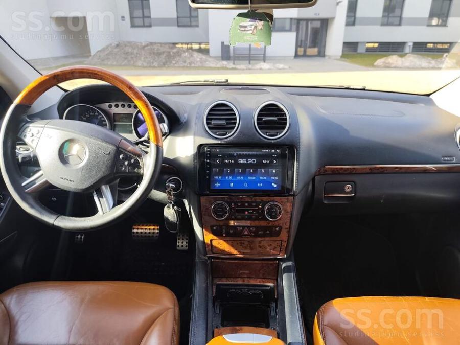 Black Mercedes-Benz ML 320 2007 in Riga, with an engine capacity of 3.00 L and mileage of 225 thousand km for 5990 €, photo 13 on AUTOMOTO.COM.LV