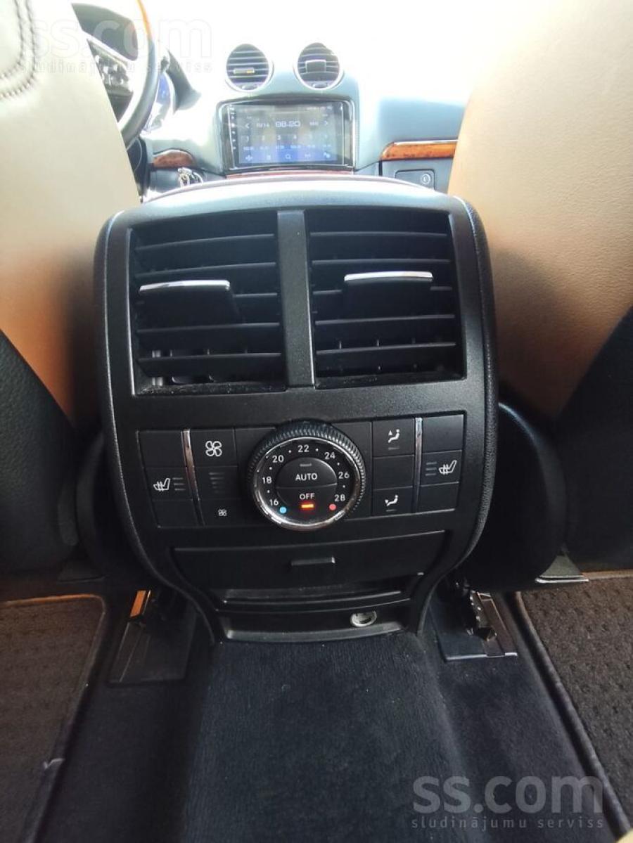 Black Mercedes-Benz ML 320 2007 in Riga, with an engine capacity of 3.00 L and mileage of 225 thousand km for 5990 €, photo 14 on AUTOMOTO.COM.LV