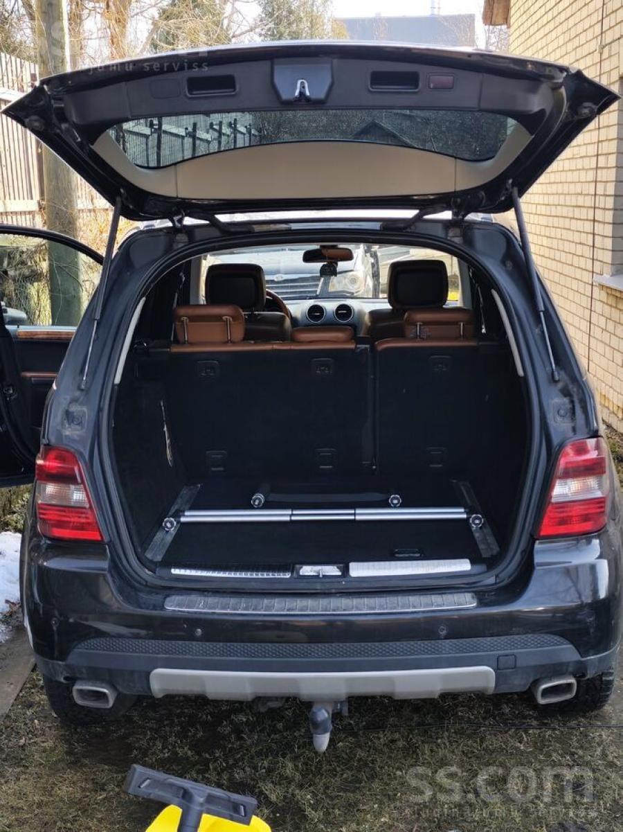 Black Mercedes-Benz ML 320 2007 in Riga, with an engine capacity of 3.00 L and mileage of 225 thousand km for 5990 €, photo 17 on AUTOMOTO.COM.LV