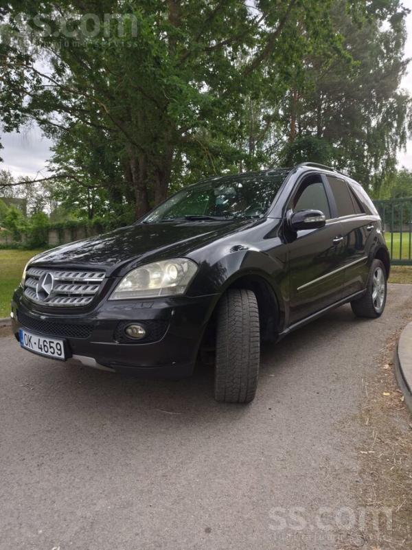 Melns Mercedes-Benz ML 320 2007 Rīga, ar dzinēja tilpumu 3.00 L un nobraukumu 226 tūkst. km par 5995 €, foto 3 vietnē AUTOMOTO.COM.LV