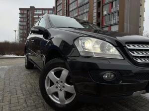 Черный Мерседес МЛ 320 2007 в Рига, объемом двигателя 3.00 л и пробегом 217 тыс. км за 3990 €, фото 3 на AUTOMOTO.COM.LV