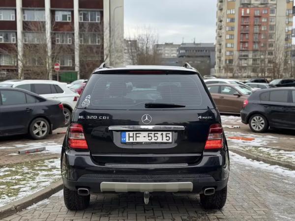 Melns Mercedes-Benz ML 320 2007 Rīga, ar dzinēja tilpumu 3.00 L un nobraukumu 217 tūkst. km par 3990 €, foto 6 vietnē AUTOMOTO.COM.LV