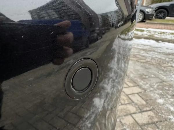 Melns Mercedes-Benz ML 320 2007 Rīga, ar dzinēja tilpumu 3.00 L un nobraukumu 217 tūkst. km par 3990 €, foto 8 vietnē AUTOMOTO.COM.LV