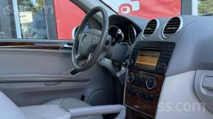 Black Mercedes-Benz ML 320 2007 in Riga, with an engine capacity of 3.00 L and mileage of 0 thousand km for 4500 €, photo 16 on AUTOMOTO.COM.LV