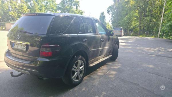 Melns Mercedes-Benz ML 320 2007 Kauņa, ar dzinēja tilpumu 2.99 L un nobraukumu 475 tūkst. km par 3700 €, foto 4 vietnē AUTOMOTO.COM.LV