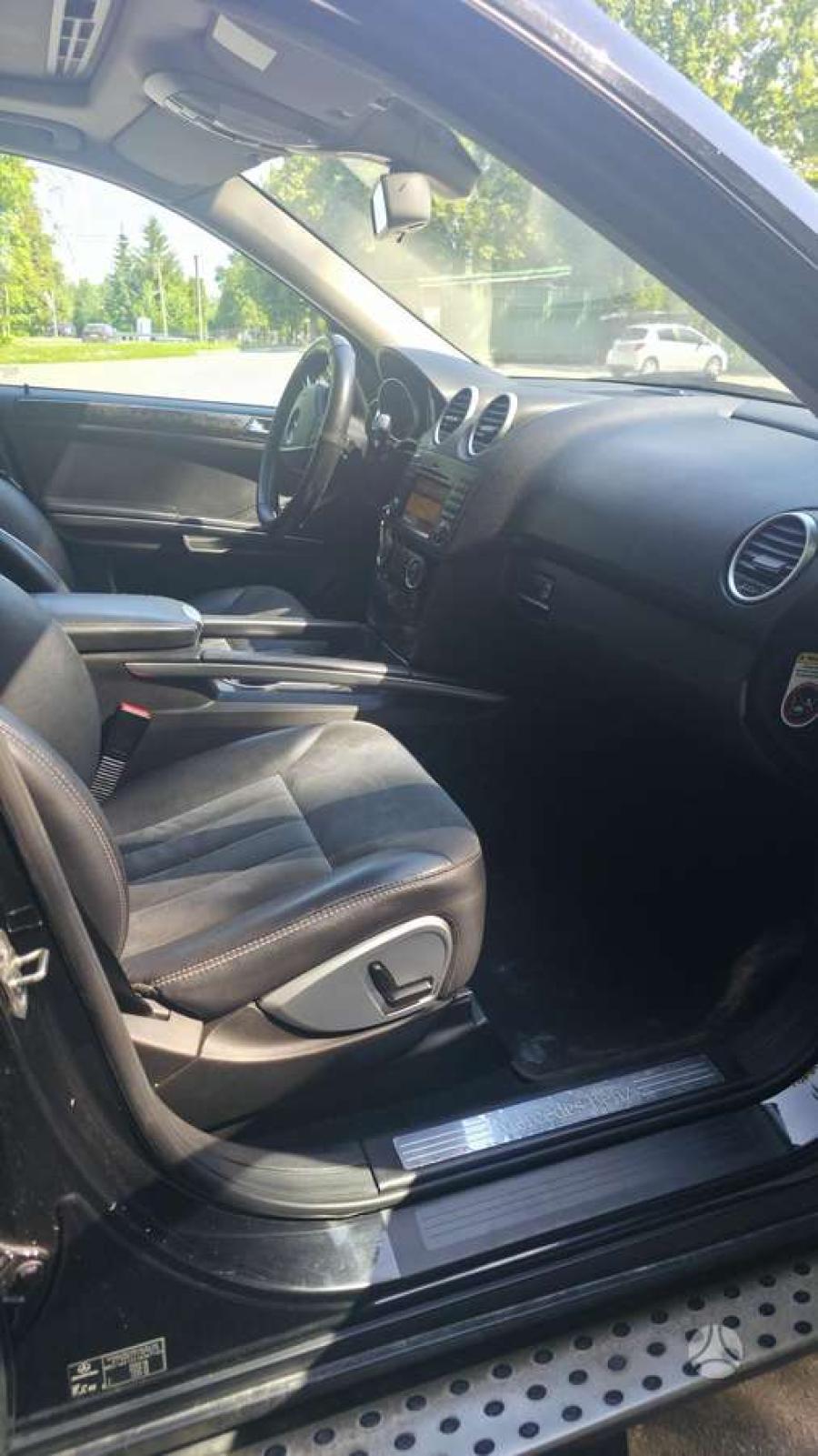 Black Mercedes-Benz ML 320 2007 in Kaunas, with an engine capacity of 2.99 L and mileage of 475 thousand km for 3700 €, photo 6 on AUTOMOTO.COM.LV