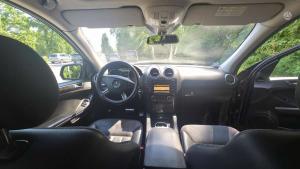 Black Mercedes-Benz ML 320 2007 in Kaunas, with an engine capacity of 2.99 L and mileage of 475 thousand km for 3700 €, photo 7 on AUTOMOTO.COM.LV