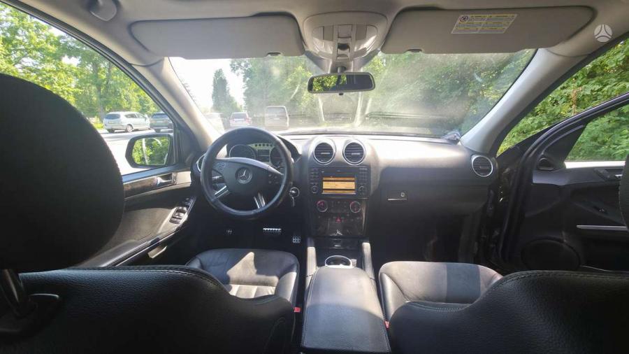Black Mercedes-Benz ML 320 2007 in Kaunas, with an engine capacity of 2.99 L and mileage of 475 thousand km for 3700 €, photo 7 on AUTOMOTO.COM.LV
