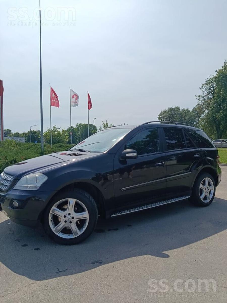 Melns Mercedes-Benz ML 320 2007 Aizkraukle, ar dzinēja tilpumu 3.00 L un nobraukumu 266 tūkst. km par 6333 €, foto 3 vietnē AUTOMOTO.COM.LV