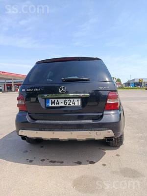 Melns Mercedes-Benz ML 320 2007 Aizkraukle, ar dzinēja tilpumu 3.00 L un nobraukumu 266 tūkst. km par 6333 €, foto 5 vietnē AUTOMOTO.COM.LV