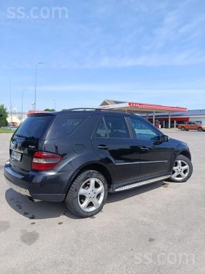 Melns Mercedes-Benz ML 320 2007 Aizkraukle, ar dzinēja tilpumu 3.00 L un nobraukumu 266 tūkst. km par 6333 €, foto 6 vietnē AUTOMOTO.COM.LV