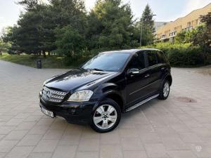 Black Mercedes-Benz ML 320 2007 in Vilnius, with an engine capacity of 2.99 L and mileage of 300 thousand km for 3999 €, photo 4 on AUTOMOTO.COM.LV