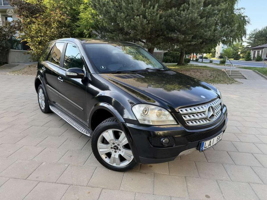 Black Mercedes-Benz ML 320 2007 in Vilnius, with an engine capacity of 2.99 L and mileage of 300 thousand km for 3999 €, photo 5 on AUTOMOTO.COM.LV