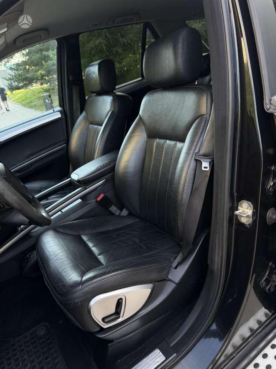 Black Mercedes-Benz ML 320 2007 in Vilnius, with an engine capacity of 2.99 L and mileage of 300 thousand km for 3999 €, photo 13 on AUTOMOTO.COM.LV