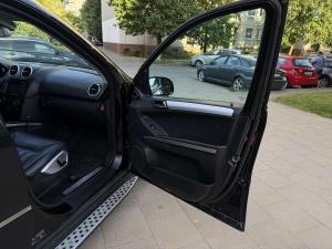 Black Mercedes-Benz ML 320 2007 in Vilnius, with an engine capacity of 2.99 L and mileage of 300 thousand km for 3999 €, photo 21 on AUTOMOTO.COM.LV
