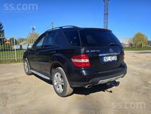 Black Mercedes-Benz ML 320 2007 in Jelgava, with an engine capacity of 3.00 L and mileage of 321 thousand km for 4400 €, photo 4 on AUTOMOTO.COM.LV